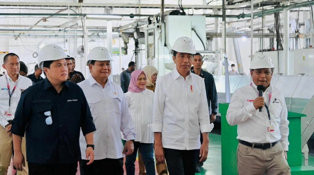 Presiden Jokowi Kunjungi Fasilitas Munisi PT Pindad DEFEND ID - TopBusiness
