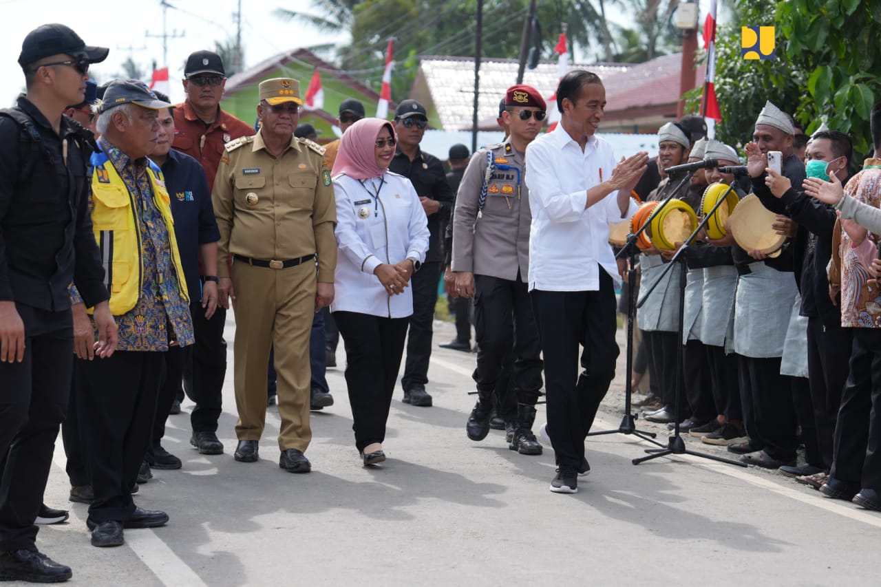 Presiden Jokowi Resmikan 24 Ruas IJD - TopBusiness